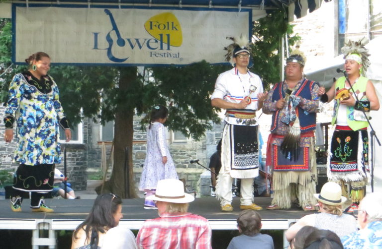 The Haudenosaunee Tradition: Chris Thomas and His Smoke Dancers ...