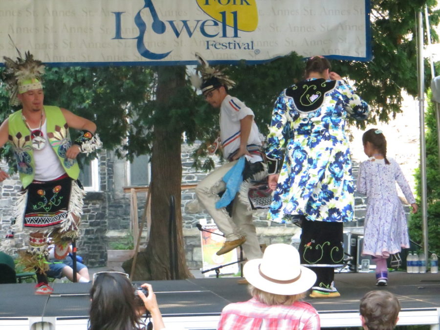 The Haudenosaunee Tradition: Chris Thomas and His Smoke Dancers ...